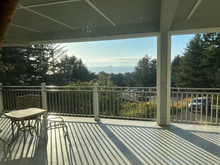 Pine Coast
Forest , Ocean, River - Gold Beach, OR