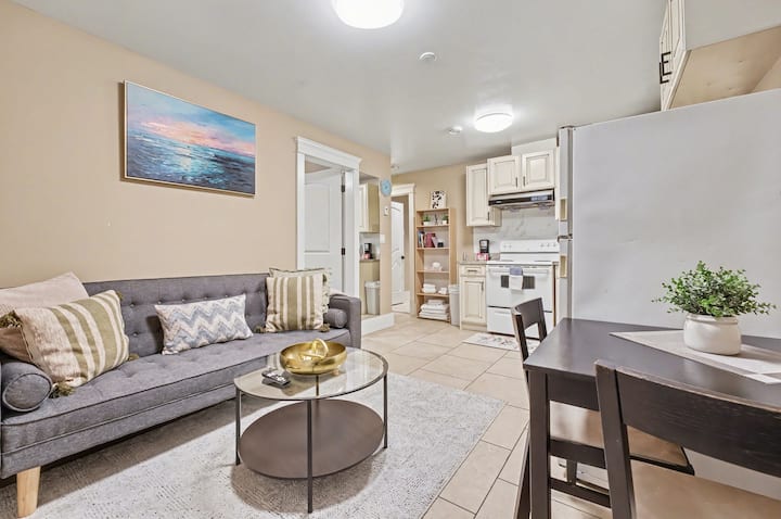 Comfy 1 Bedroom Suite By Mroke Vacations - Vancouver