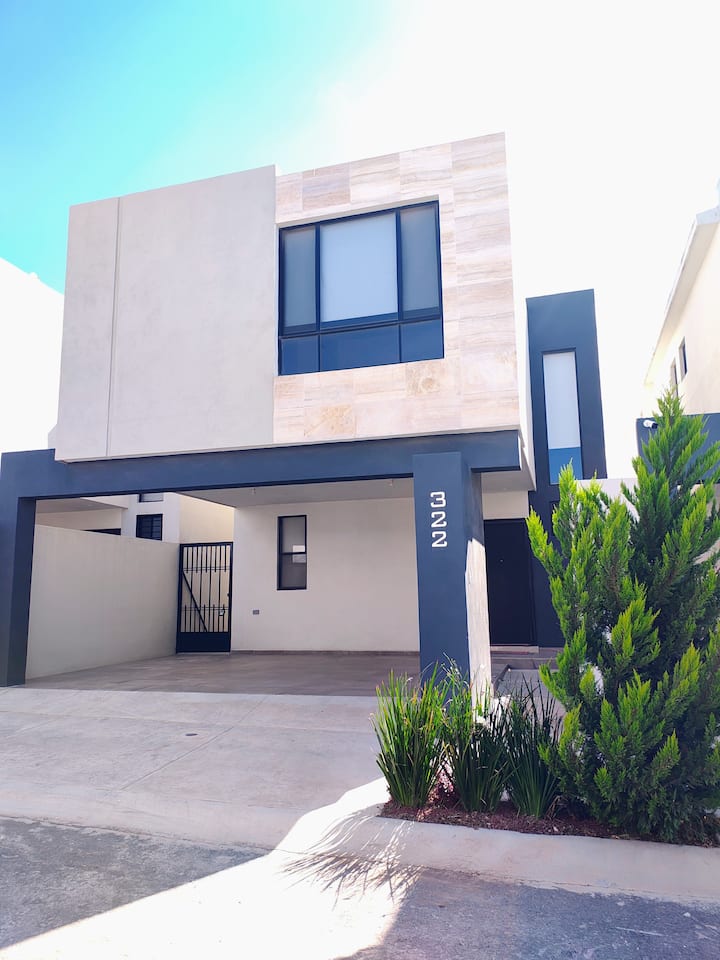 Casa En Fraccionamiento Familiar - Saltillo