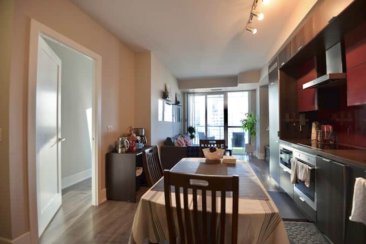 Downtown Toronto Condo-2 Bed/2 Bath (Free Parking) - Toronto