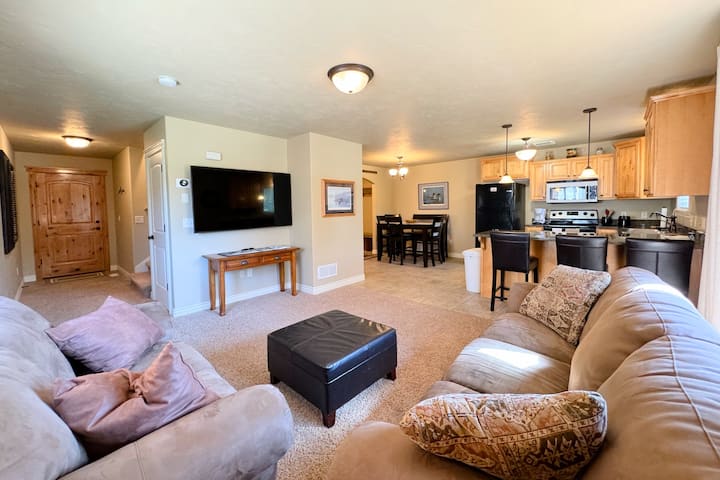 Inviting Family Townhome In Driggs, Near Targhee - Driggs, ID