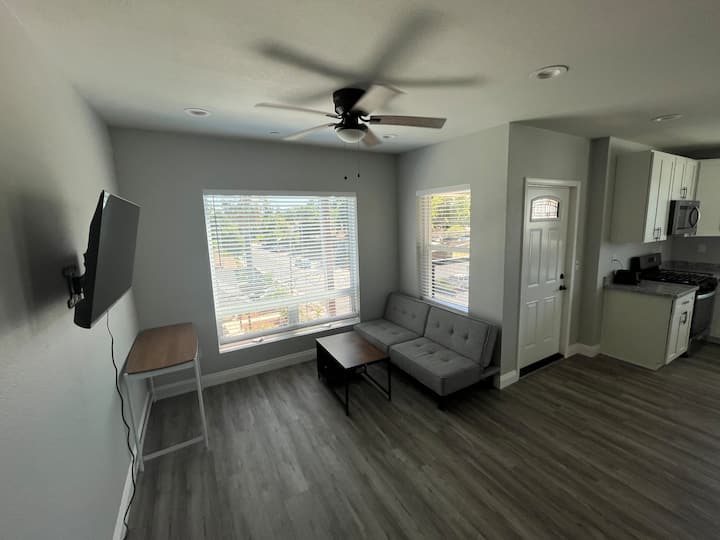 Bottom Floor 2bdrm Near Midtown - Sacramento
