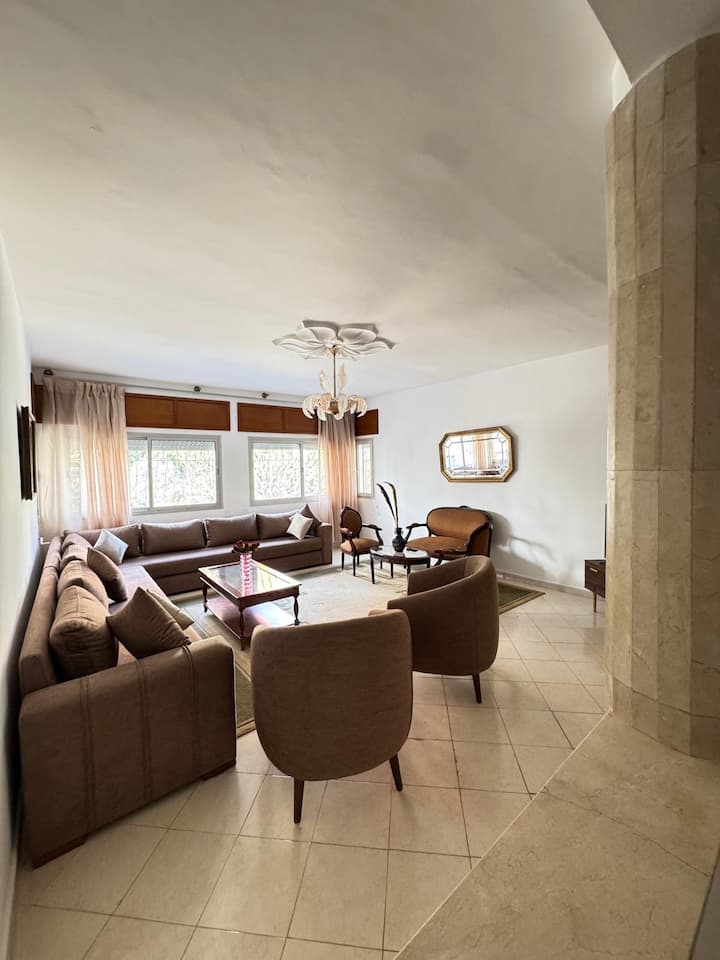 Apt Spacieux Idéalement Situé - Tangier