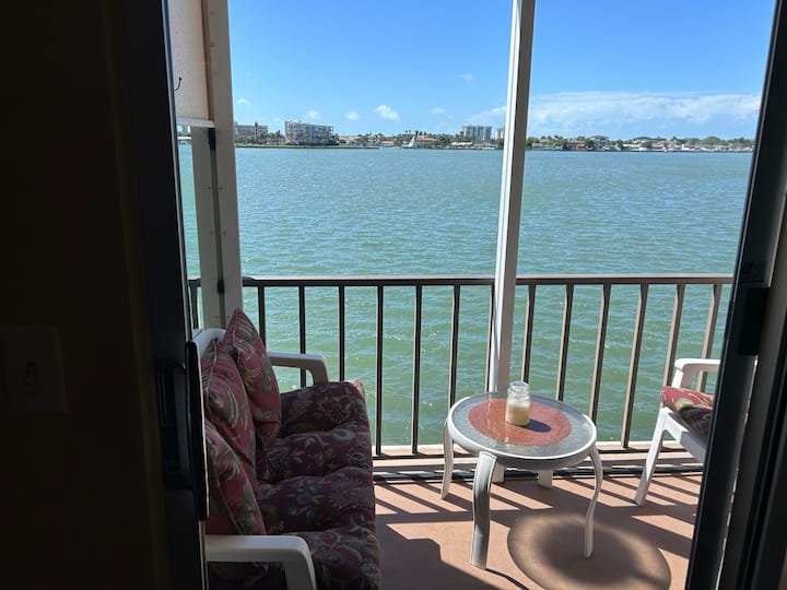 Bayside Retreat - St. Petersburg, FL