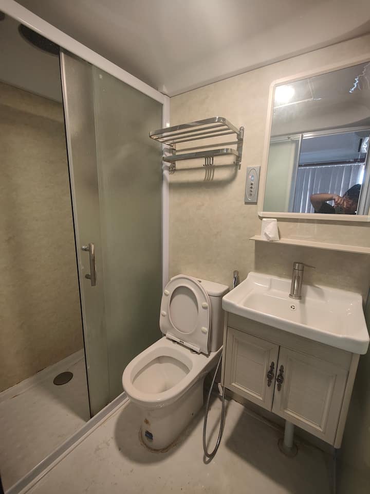 1 Bedroom Unit In Liverpool - Liverpool