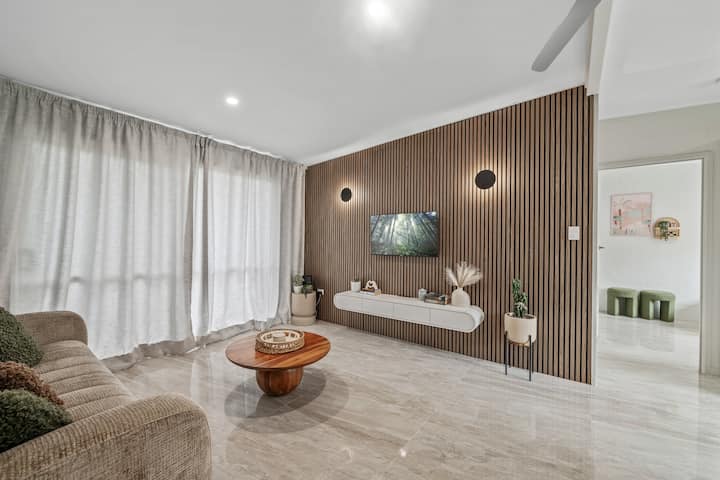 Unit 3 At Stone And Hedge - The Palms