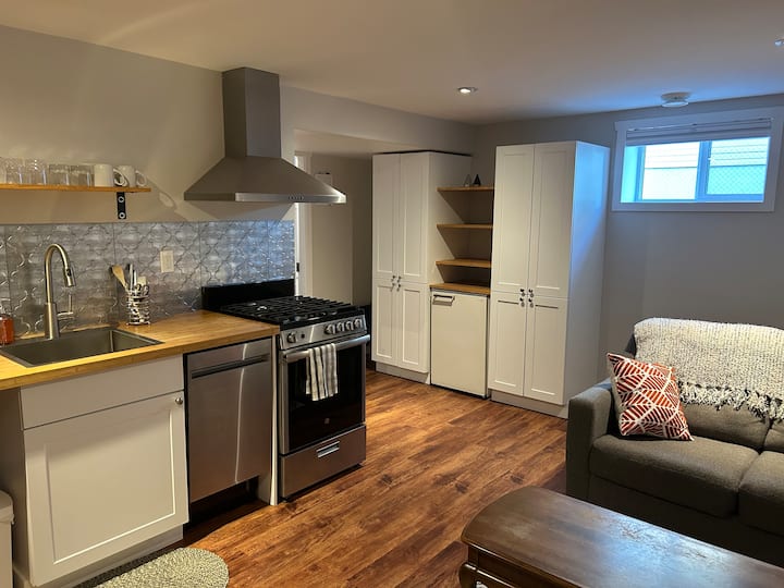 Cozy & Comfortable Suite - Quesnel