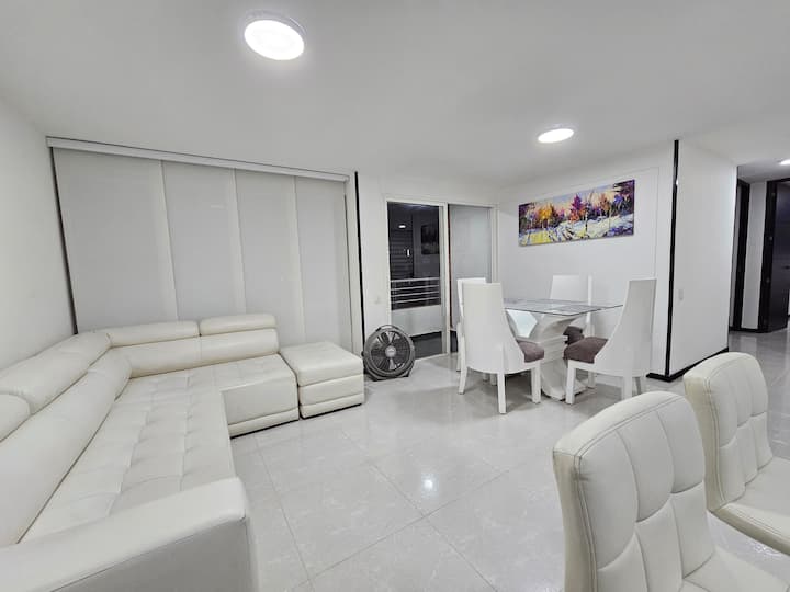 Lindo Apto Cerca Zona Comercial Wifi 450 Mb A/c - Cali