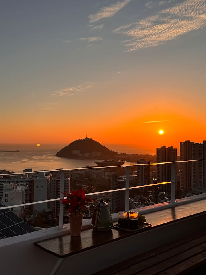 스테이들락•독채•해맞이•오션뷰 파티•크리스마스 무드 •루프탑 바베큐 •템퍼침대•무료주차 - Busan