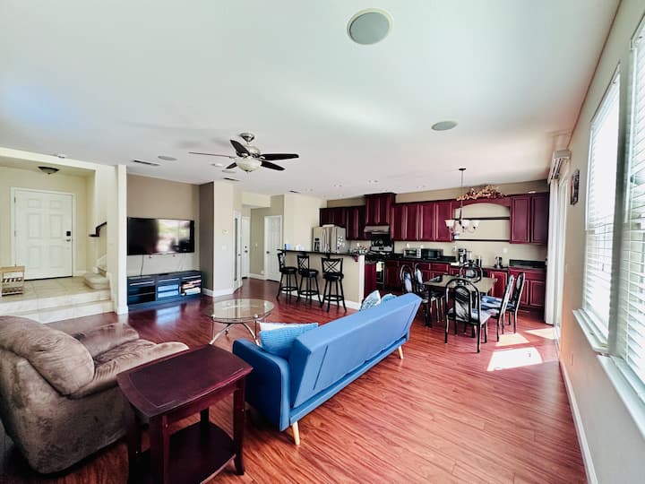 Castro Valley Home 4 Br 2.5 Ba - Castro Valley, CA