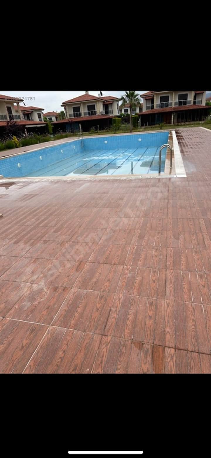 Kuşadası Davutlar Sevgi Plajında Villa - Davutlar