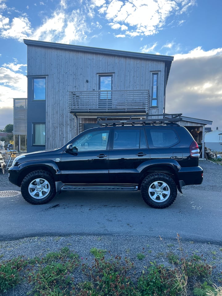 Toyota Land Cruiser - Henningsvær