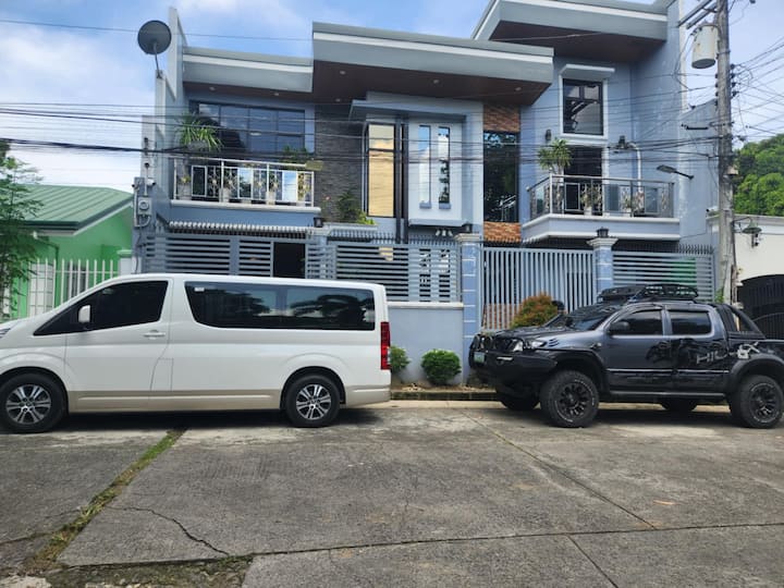 Guest House 2 Storey 5 Bedroom With 4 Bathroom - Bacolod