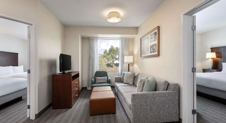 Carlsbad 2-bedroom Suite Park & Breakfast - Carlsbad, CA