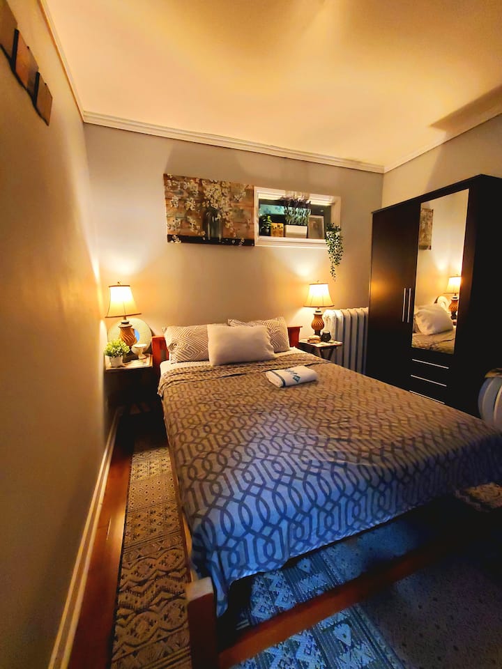 #5 Private Room In Quiet Guest House Near Downtown - Winnipeg