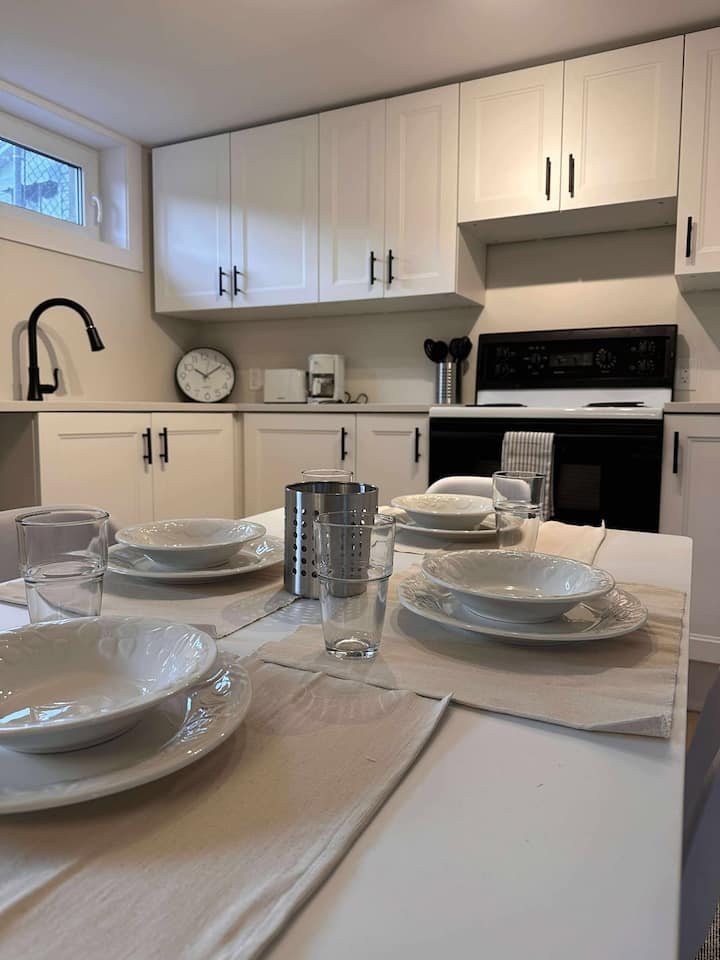 Brand New Spacious 3bdr Suite - Ottawa
