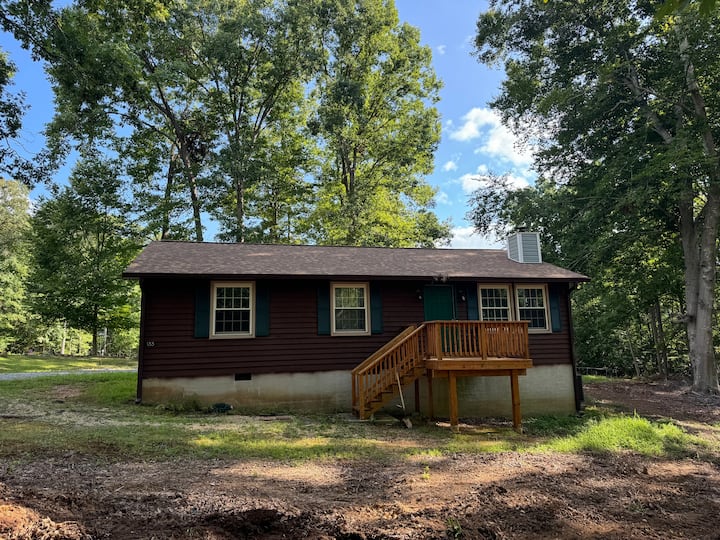 Lakeside Cozy Retreat - Lake Anna, VA