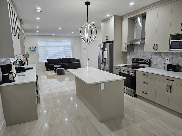 Kozy Getaway Home. - New Westminster