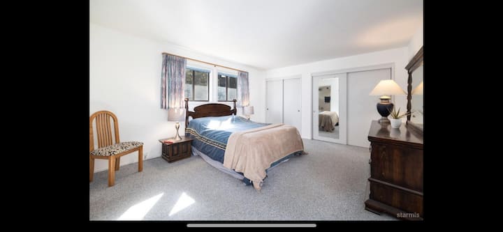Bedroom With Private Shower. - South Lake Tahoe, CA