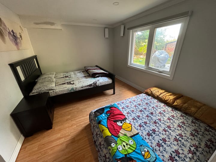 Cozy & Private Bedroom In A Villa - Brampton