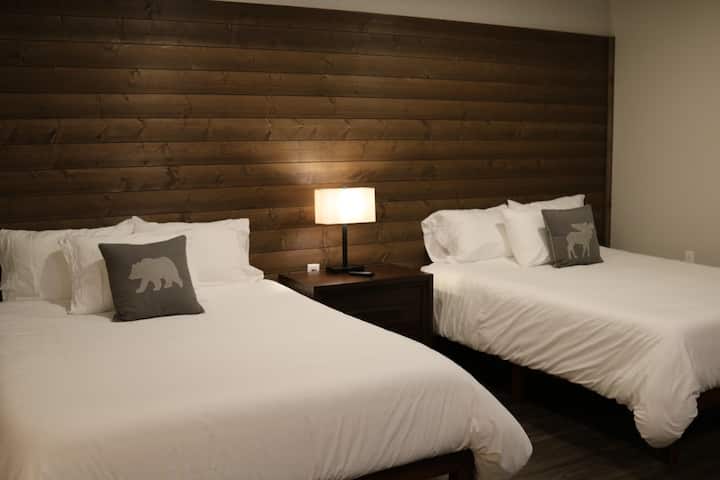 Deluxe Double Queen At Spruce Lodge - Seward, AK