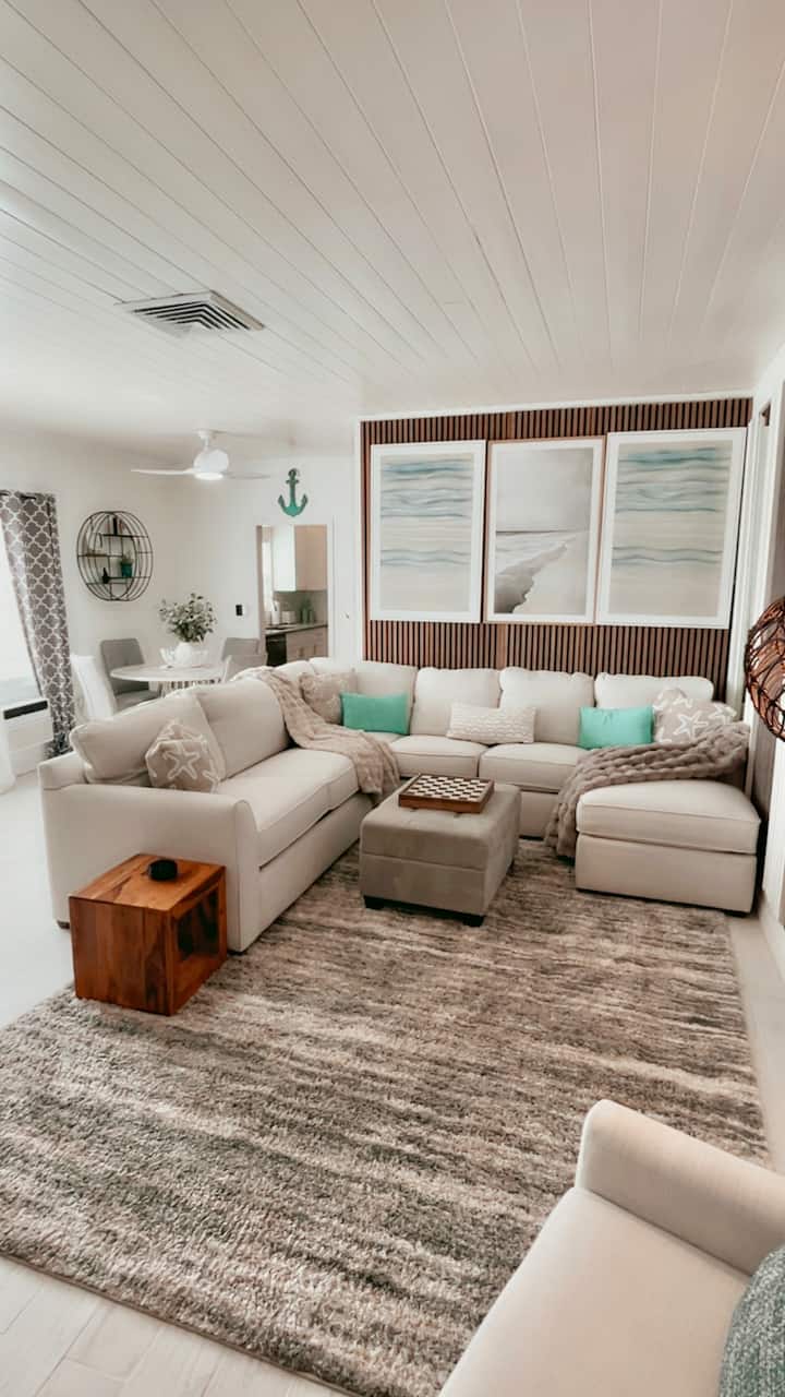 Walk To Beach And Restaurants: 2bdrm Coastal Bliss - Fort Pierce, FL