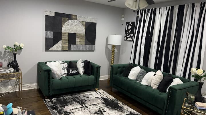 Monochrome - Essex, MD