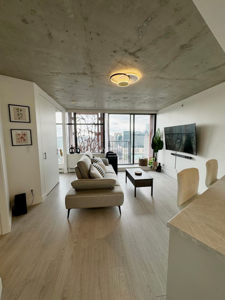 Skyline Serenity At Woodwards - Vancouver