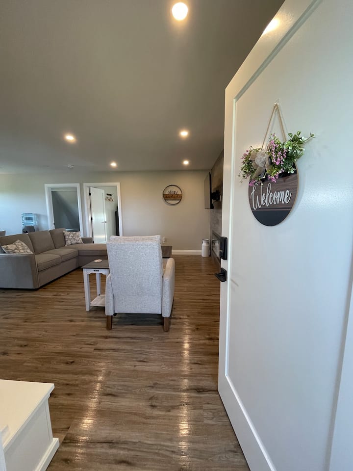 Private Modern Loft In Wine Country With Balcony. - Saint Catharines