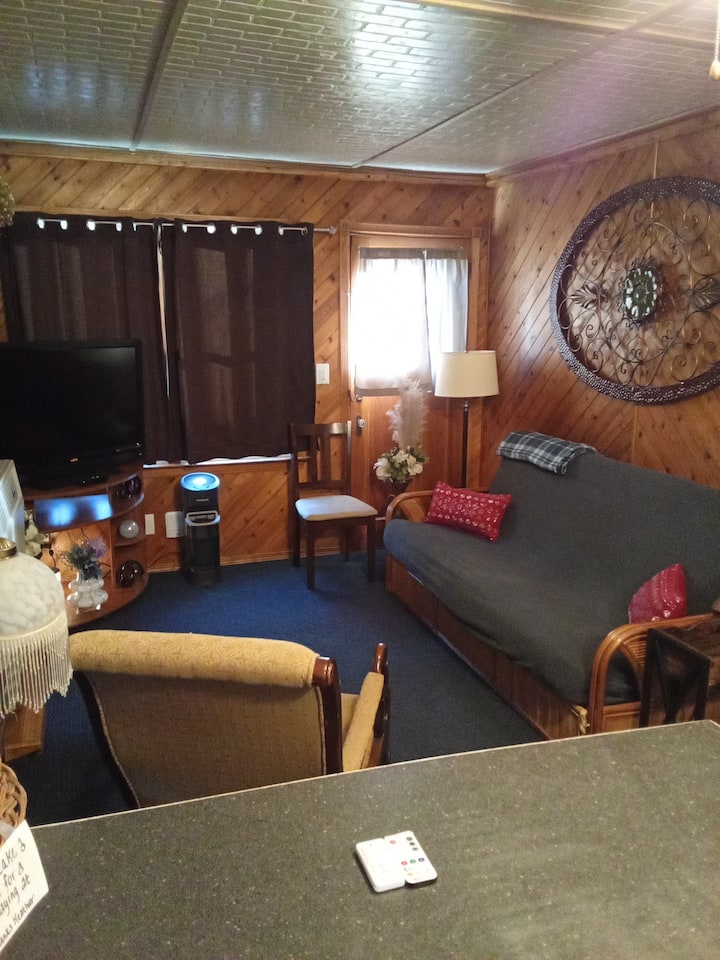 The Cozy Cottage - Greenville, WI