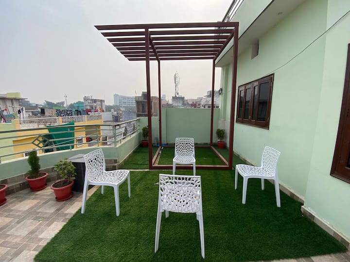 1 Bhk 2 Bed Apartment - Private Floor & Terrace - Waranasi