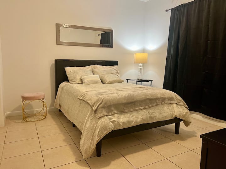 Affordable Room Next To Brickell - Miami, FL