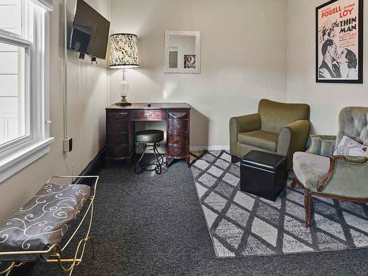 Myrna Loy Suite At The Montana Inn - Helena, MT