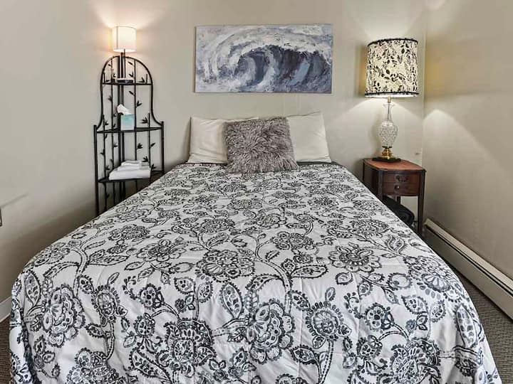 Myrna Loy Suite At The Montana Inn - Helena, MT