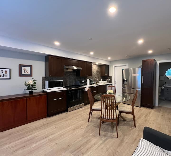 Central & Quiet Home By Airport/dt - Vancouver
