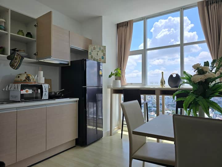 1 Min Private Condo In Front Of Mrt Ratchadapisek - Bangkok
