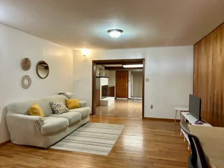 The Magnolia House - Carbondale