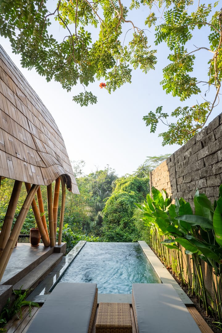 Maha Bunga At Mahajiva - Indonesia