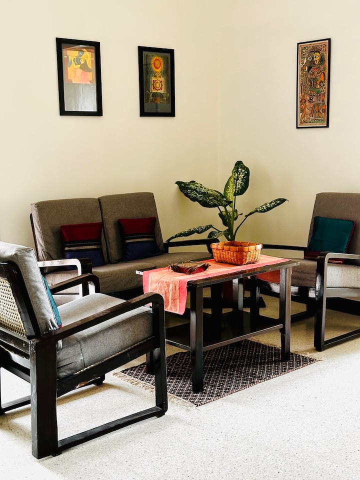 Thiruvanmiyur Cosy 2bhk - Chennai
