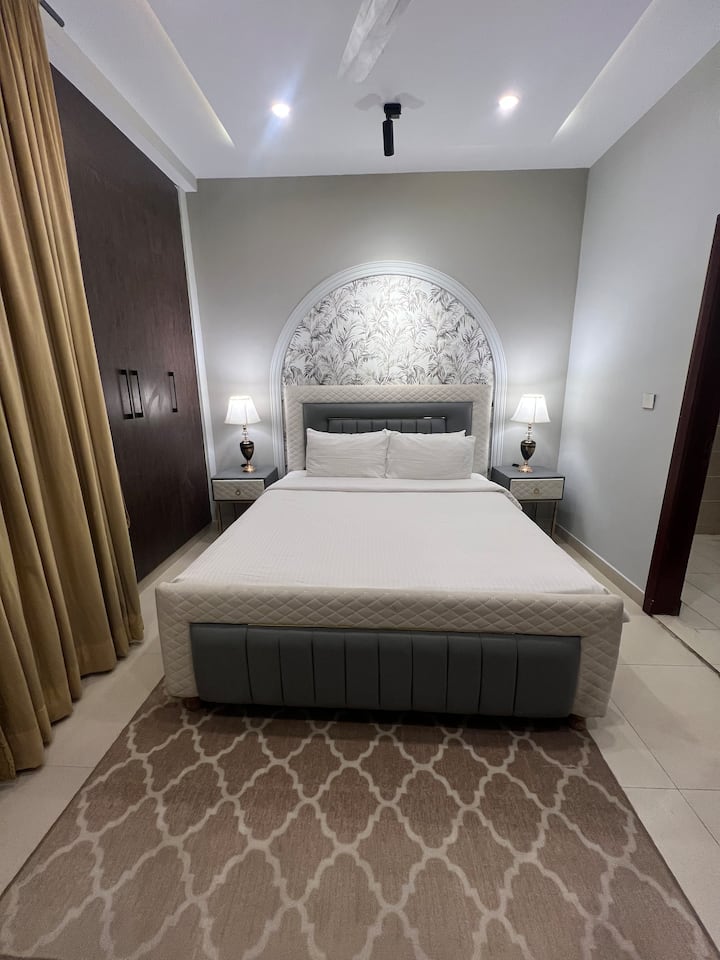 Elegant 1bhk Near Bahria Food Street | Netflix - Iszlámábád