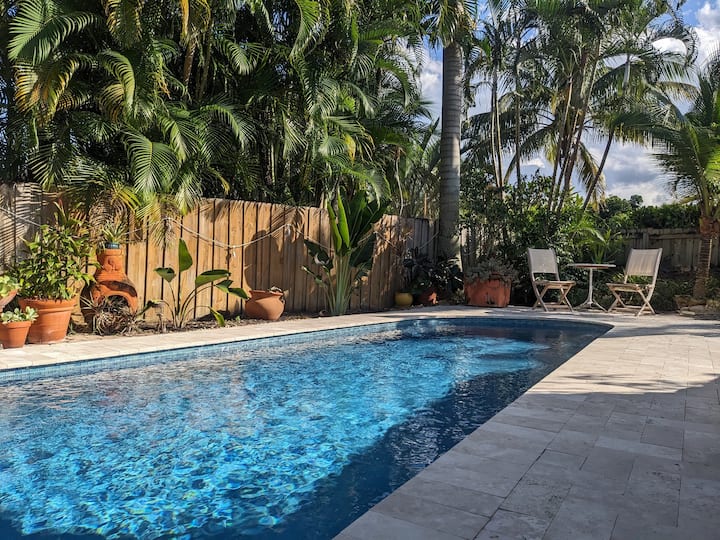 Tropical Escape* King Bed*private Pool * Grill - North Palm Beach, FL