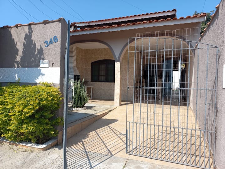 Peruíbe C/wi-fi/netflix 950mts P/ 23 Pessoas - Peruíbe