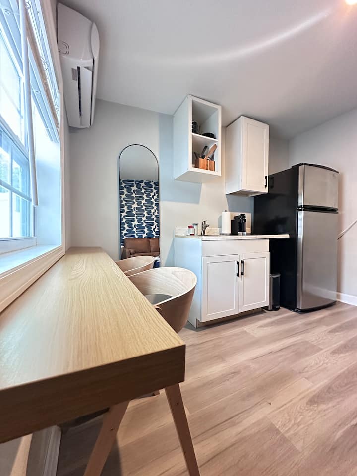 Convenient Getaway Near Orlando Hotspots - Orlando, FL