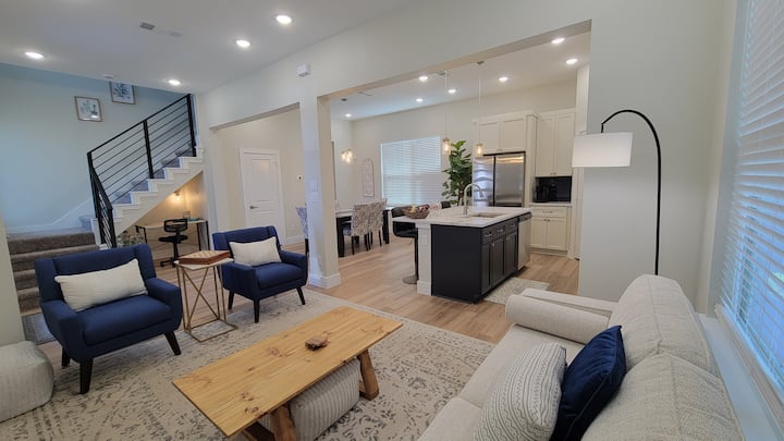 Downtown Mckinney Townhouse - McKinney, TX