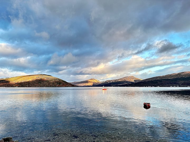 Traditional Inveraray Cottage - Amazing Loch Views - Inveraray