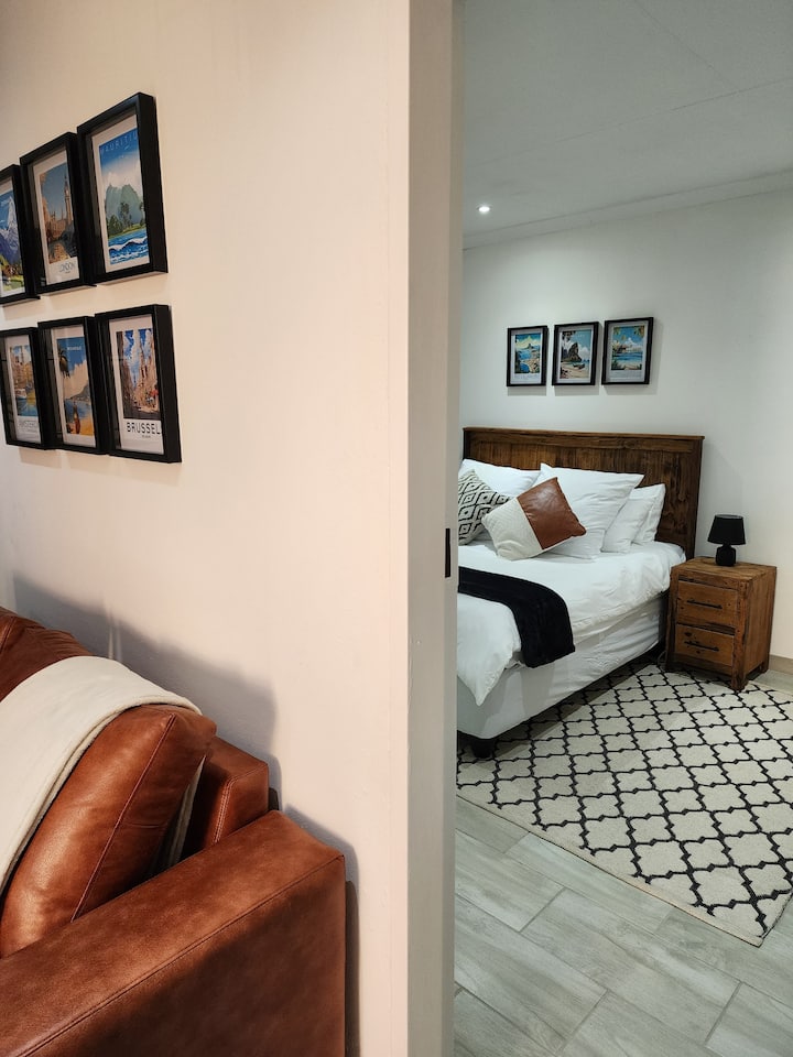 Cozy Tiny Home Close To Sandton - Johannesburg