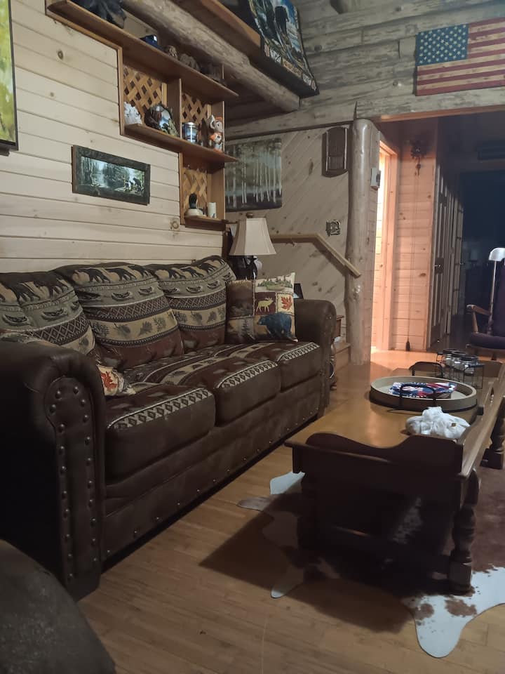 Watt's Retreat At Tom's Cabin - Caledonia State Park, Fayetteville