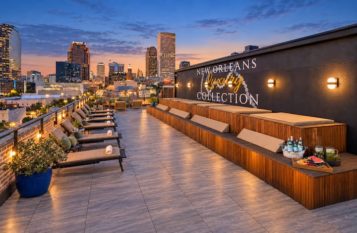 Downtown 2bd 2ba Suite Heated Rooftop Pool Gym - New Orleans, LA
