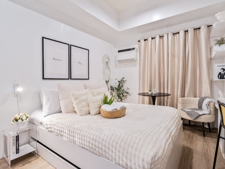 Aesthetic Condo 3pax Freepoolwifinetflix Initpark - Philippines