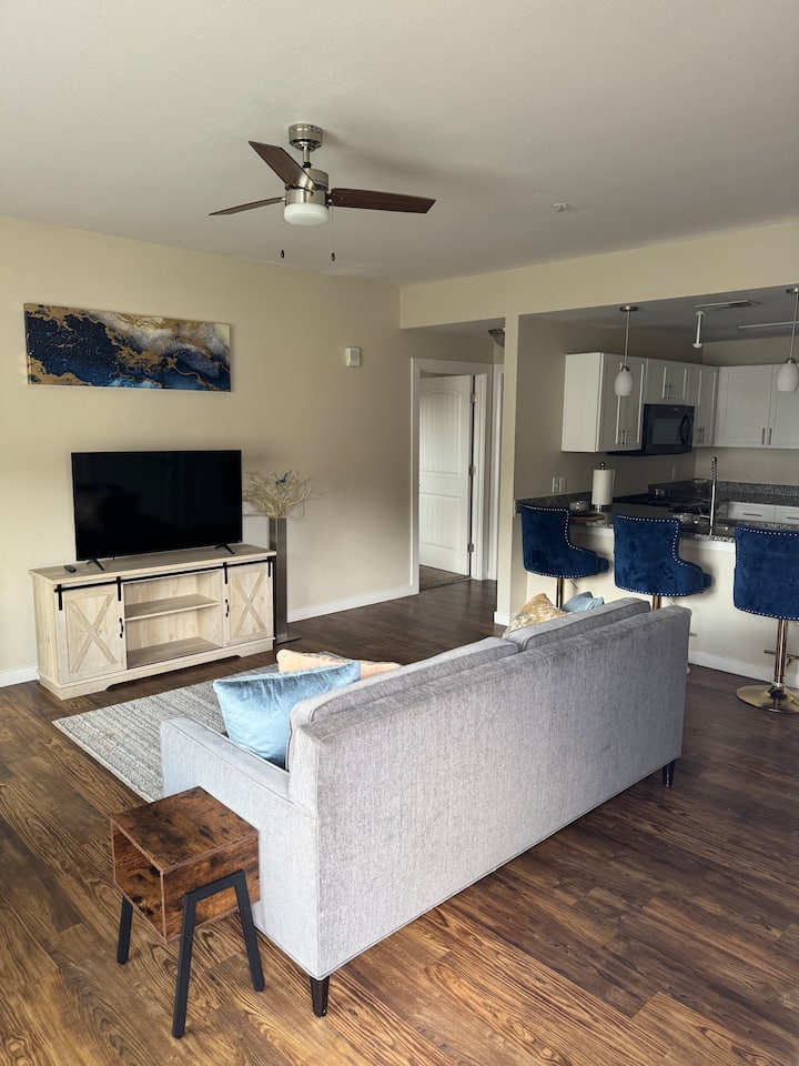 Luxury 2br/2ba W Pool, Gym & Balcony Near Ft. Hood - Copperas Cove, TX
